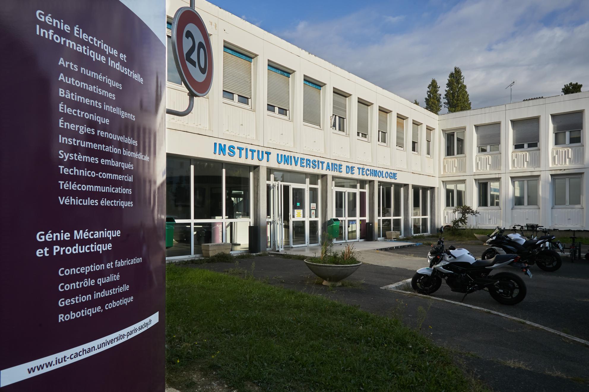 Inscriptions administratives 2025 | IUT de Cachan